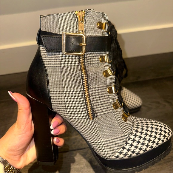 Shoe Dazzle | Shoes | Boujee Ankles Booties Plaid And Gold Detailing ...